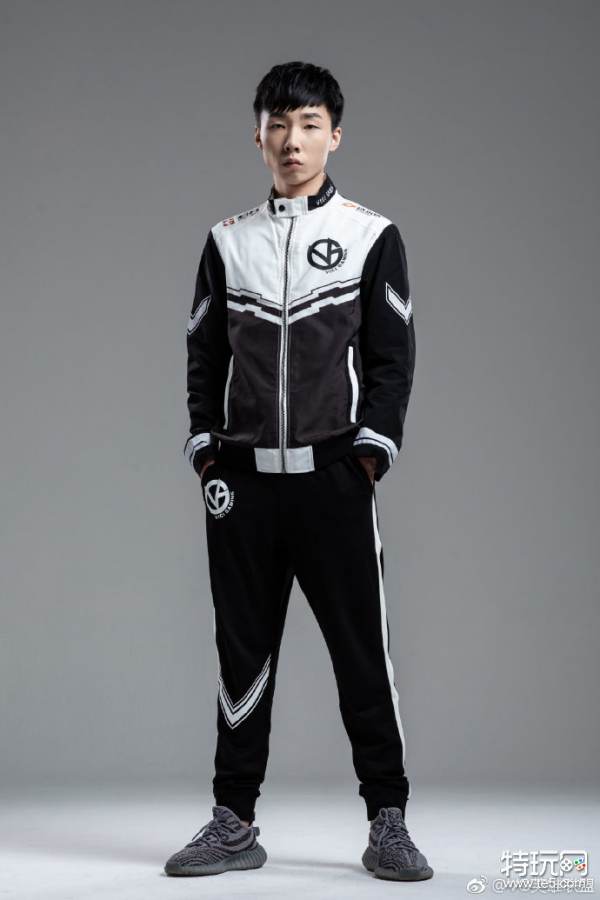 VG战队动态：2019全员春季赛定妆照出炉_特玩网