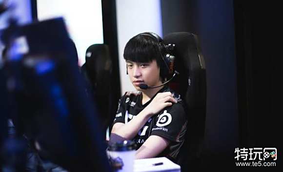 LPL真兄弟 厂长为童无敌Koro1拉人气现身直播间_特玩网