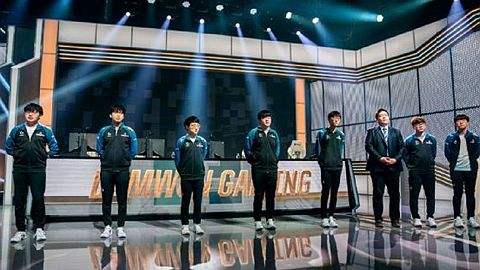 DWG以四战全胜晋级 FLA成S9最惨战队_特玩网LOL英雄联盟专区