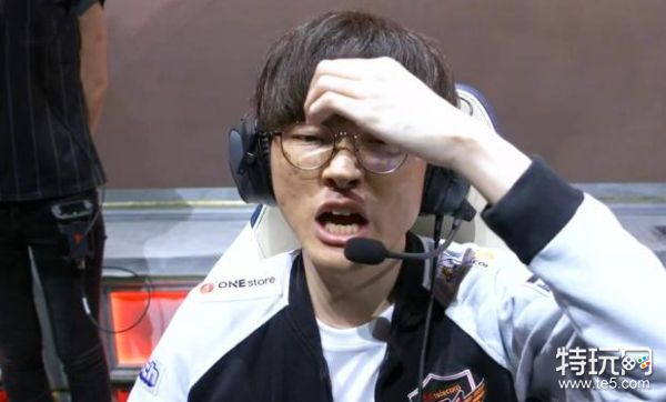 UZI含泪Faker手抖 盘点S9那些令人扎心的画面_特玩网LOL英雄联盟专区
