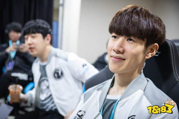 VG上单赛后练起滑板鞋 但是现实很残酷_18183英雄联盟手游专区