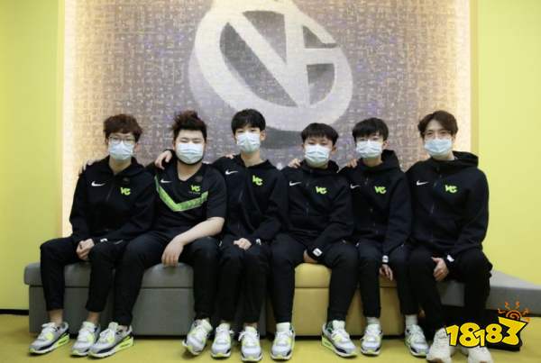 VG赛后接受群访 Cube表示圣枪哥是LPL第一上单_18183英雄联盟手游专区