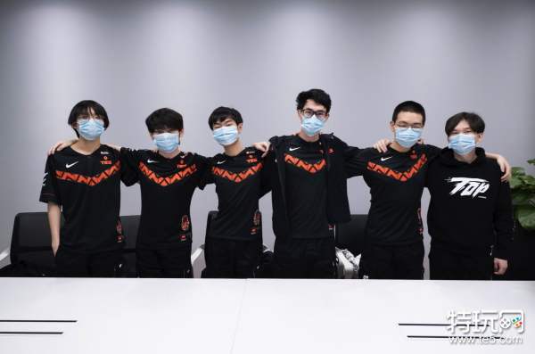 TES赛后群访JackeyLove：给今天的首秀表现打六分_特玩网LOL英雄联盟专区