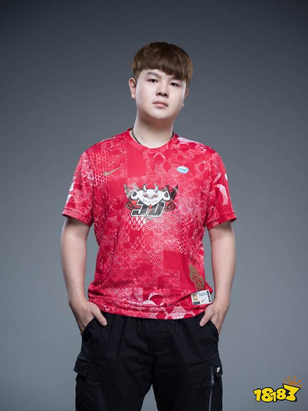 LOL世界赛JDG定妆照公布 勇者无畏愈战愈强_18183英雄联盟手游专区