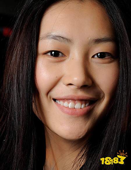 什么p图软件可以把单眼皮变双眼皮？P双眼皮软件大全_18183软件下载